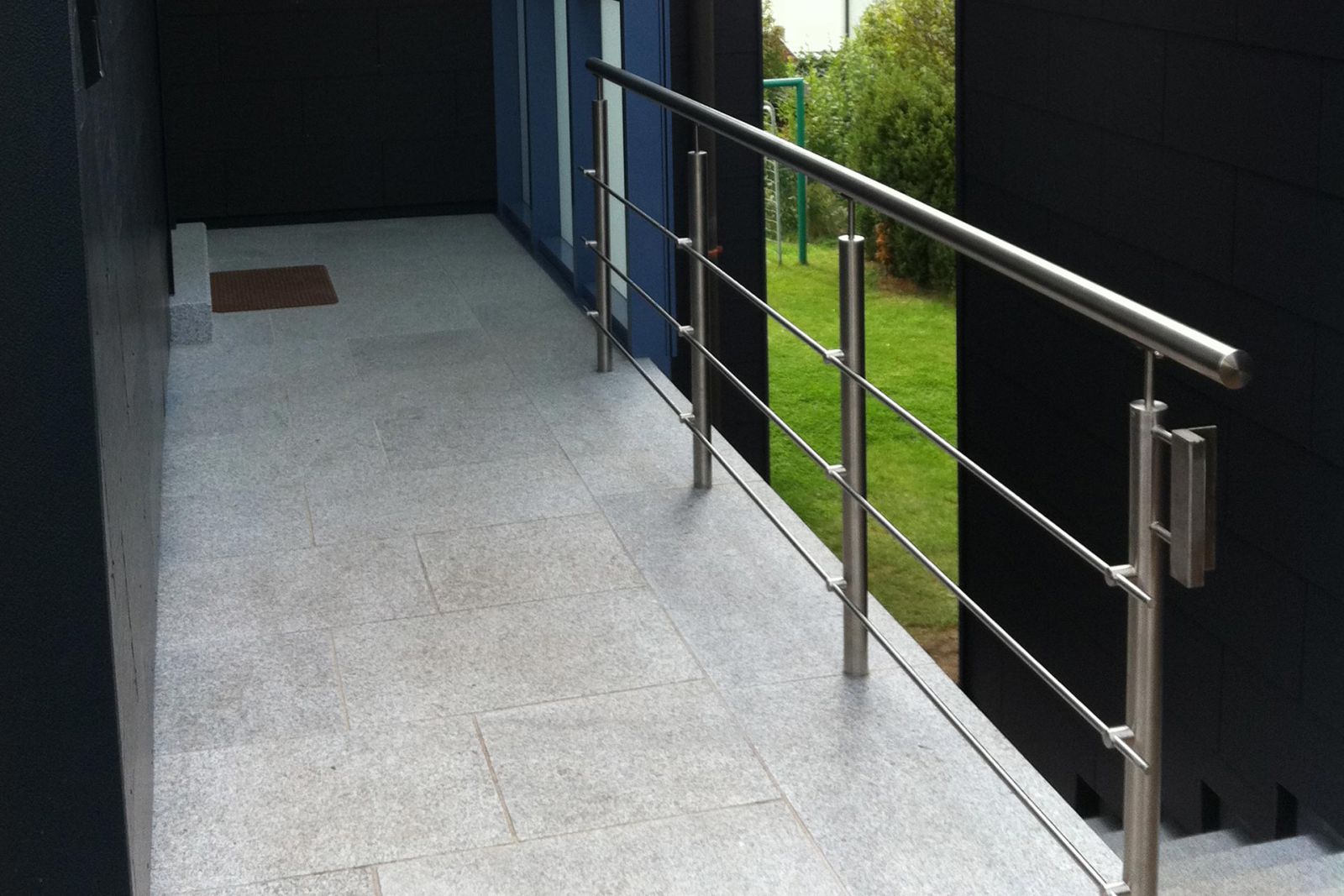 Geländer aus Stahl Edelstahl für Treppe und Balkon